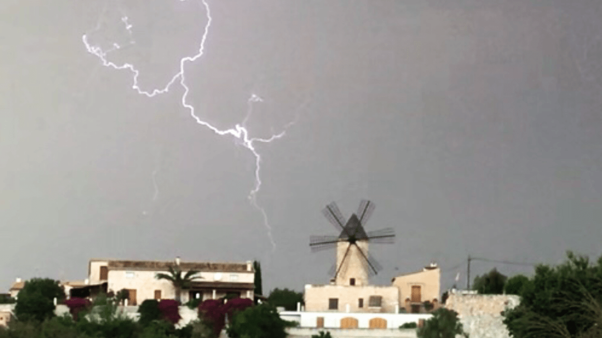 Un llamp va afectar ahir l’equipament elèctric de la sala